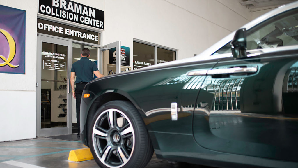What to do in an accident? | Braman Collision Center in Miami, FL